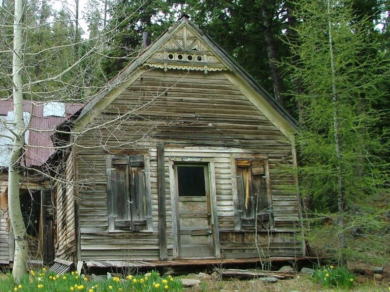 7 Oregon Towns That Disappear: Abandoned Places and Ghost Towns Worth ...