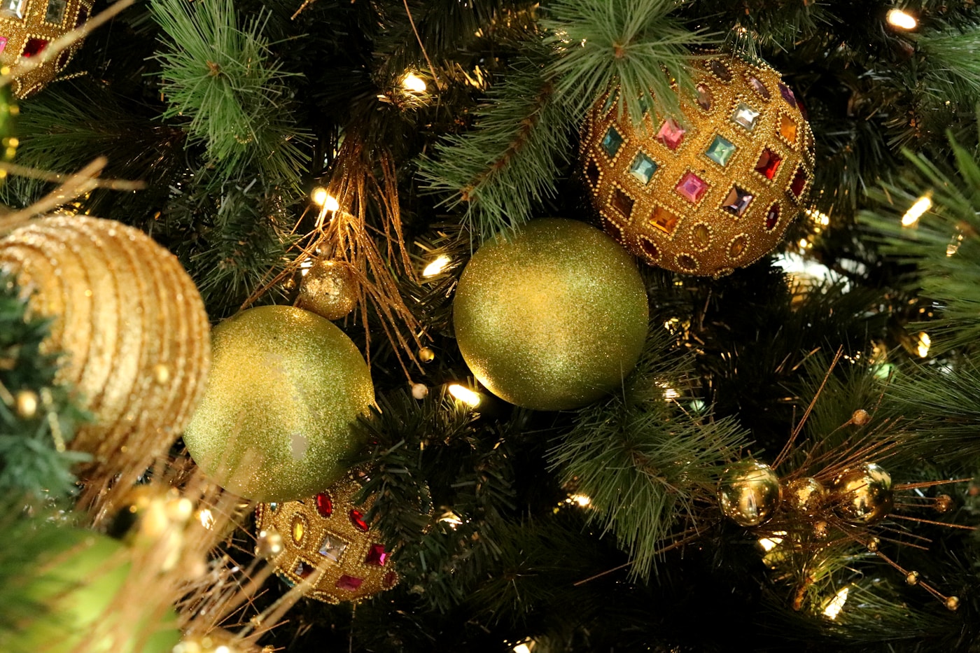 Best PNW Towns with the Most Festive Holiday Lights